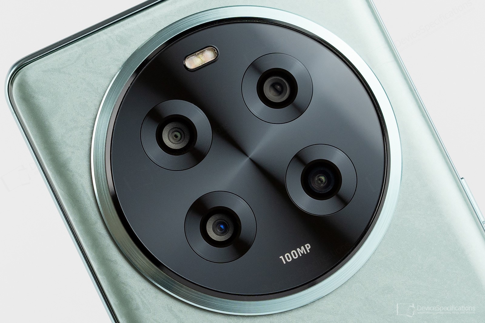 Hafury Meet Review - Design and layout